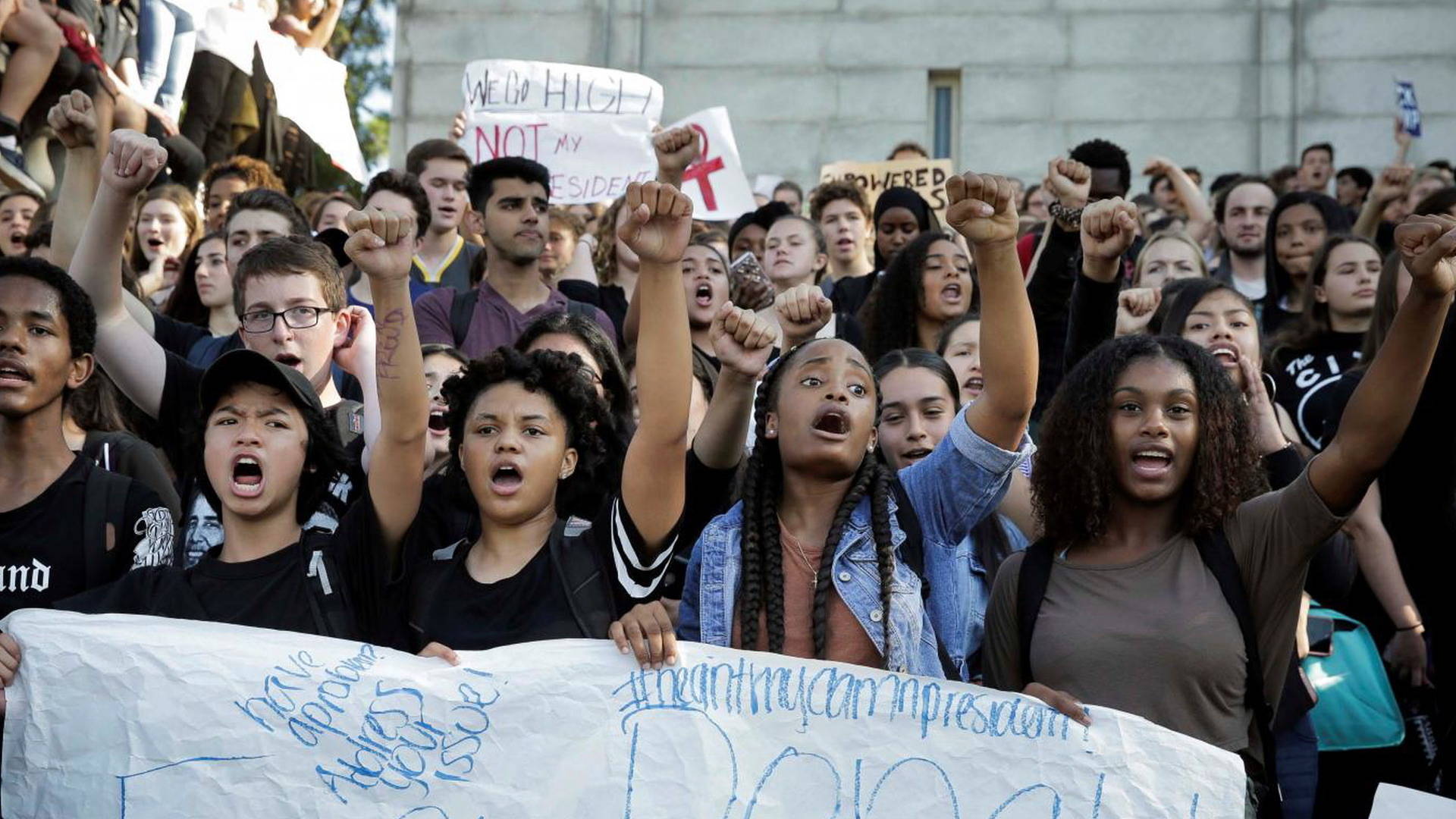 Students Demand 100+ Colleges Become “Sanctuary Campuses” | Democracy Now!