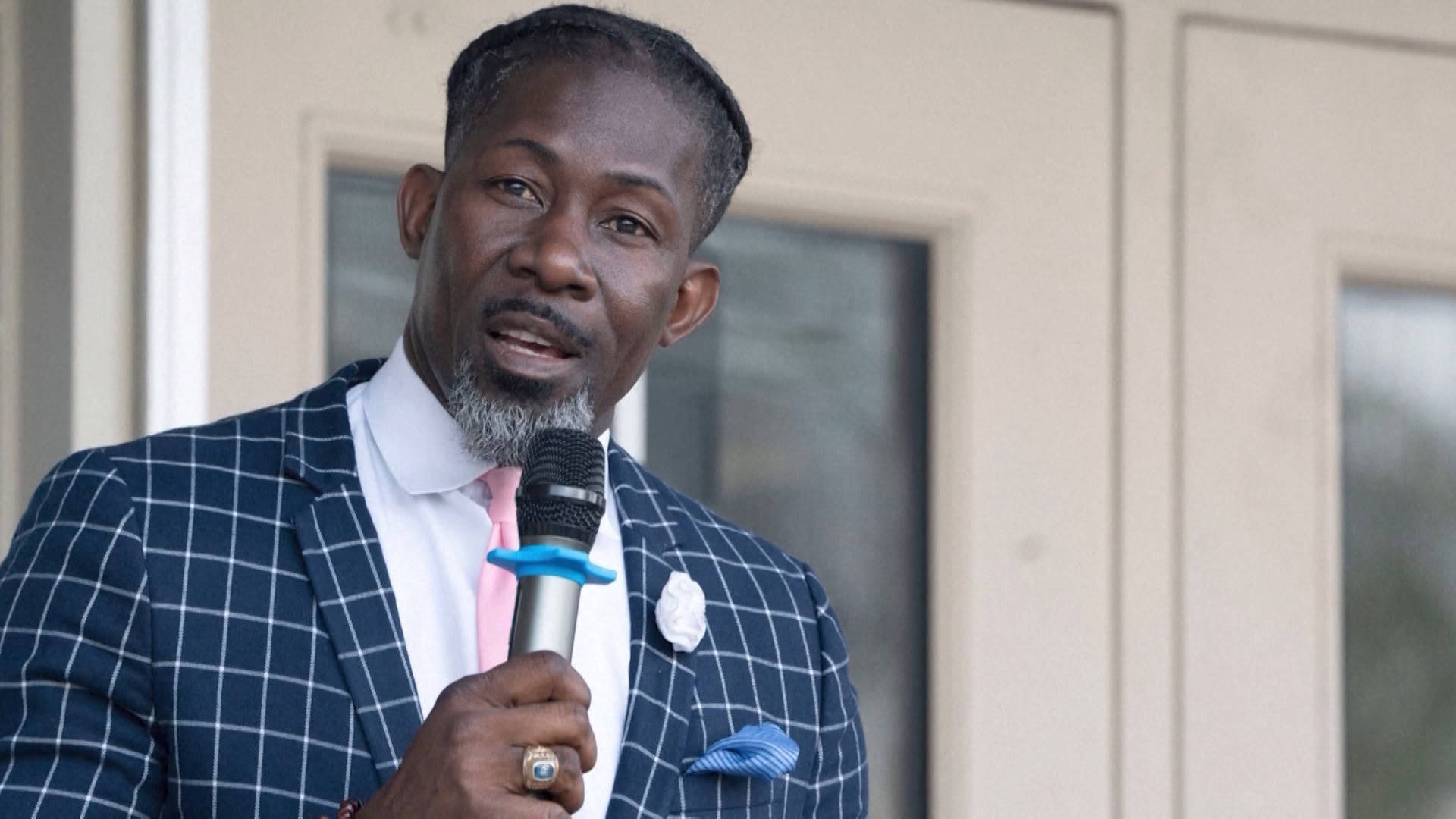 ICE Detains Des Moines School Superintendent Ian Roberts | Democracy Now!