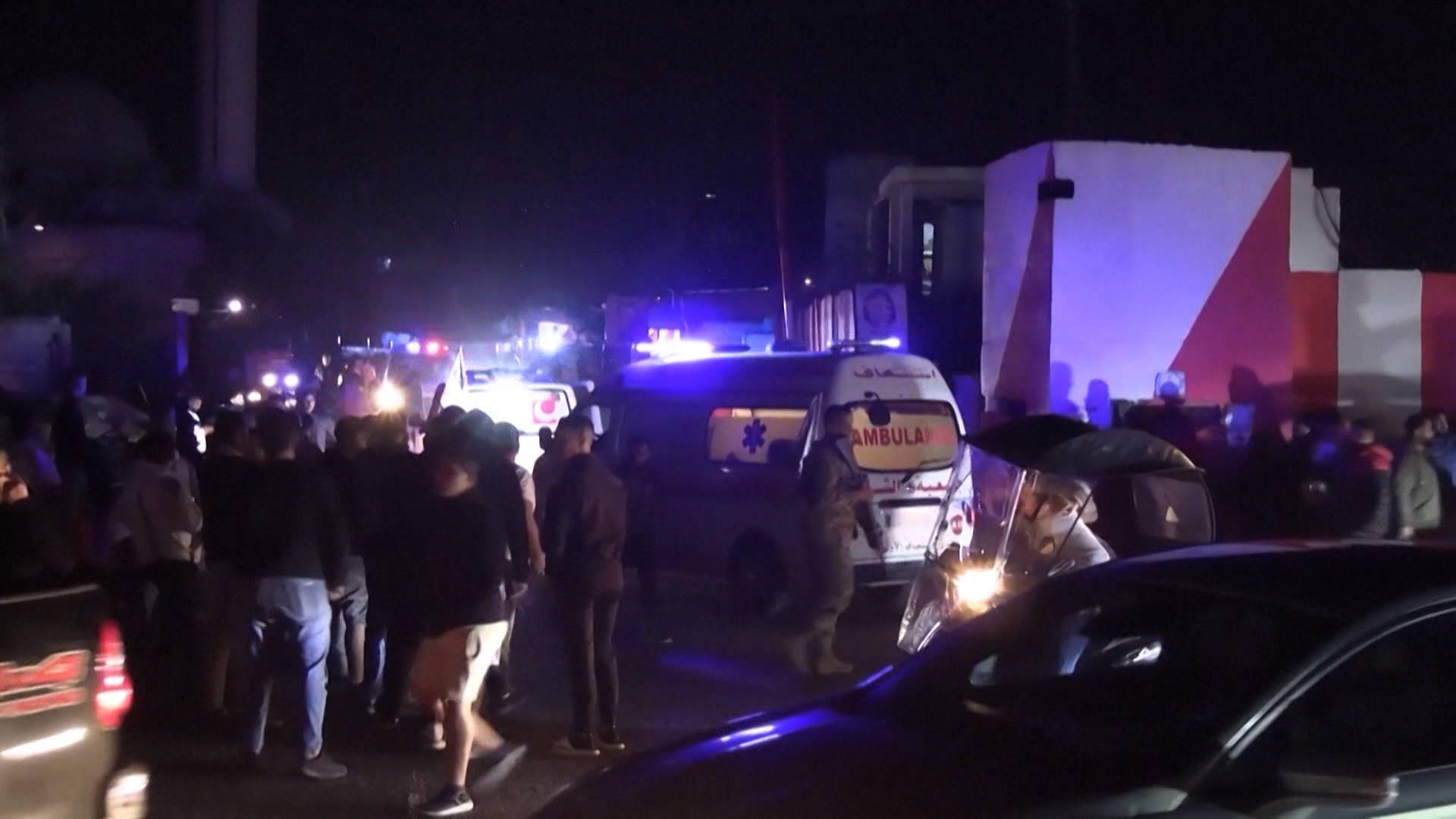 Un ataque aéreo israelí contra un campamento de refugiados palestinos ...