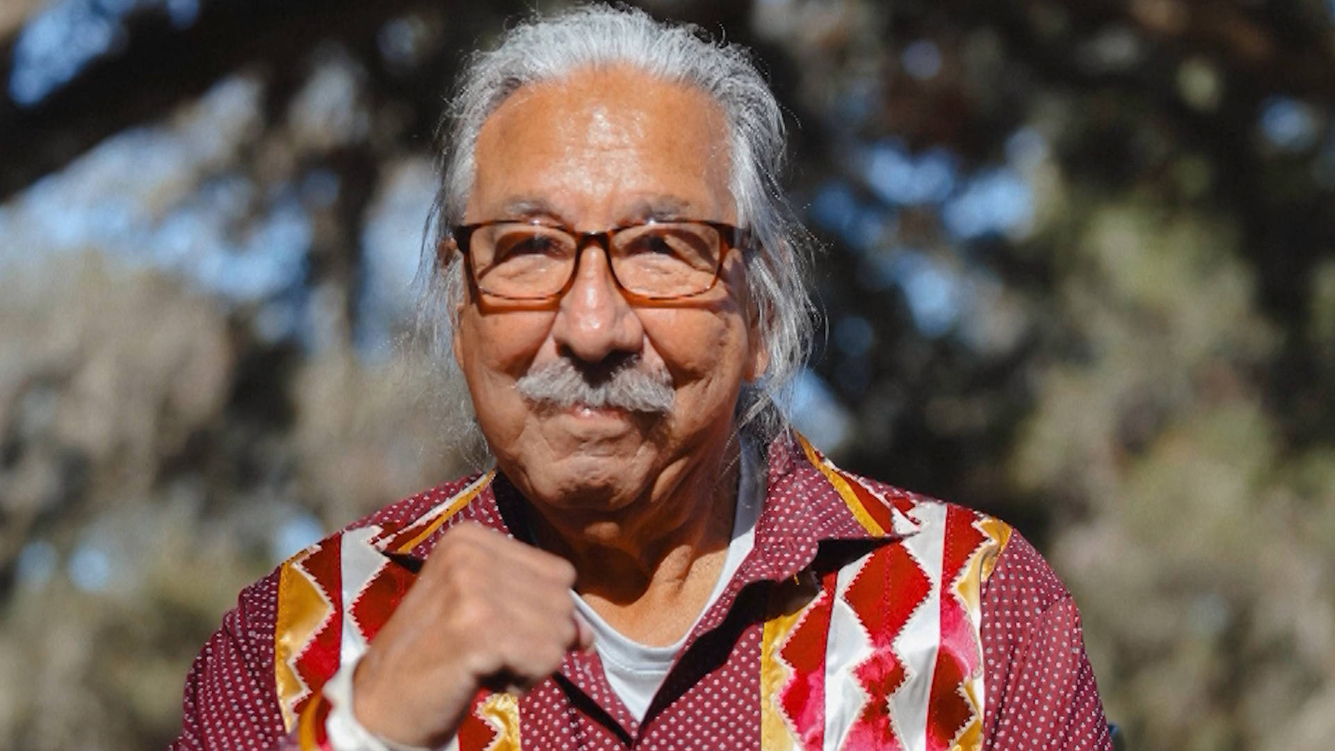 “I Am Finally Free!”: Indigenous Leader Leonard Peltier Released After ...