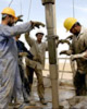 Iraqi Oil Workers Fight Privatization and Occupation | Democracy Now!