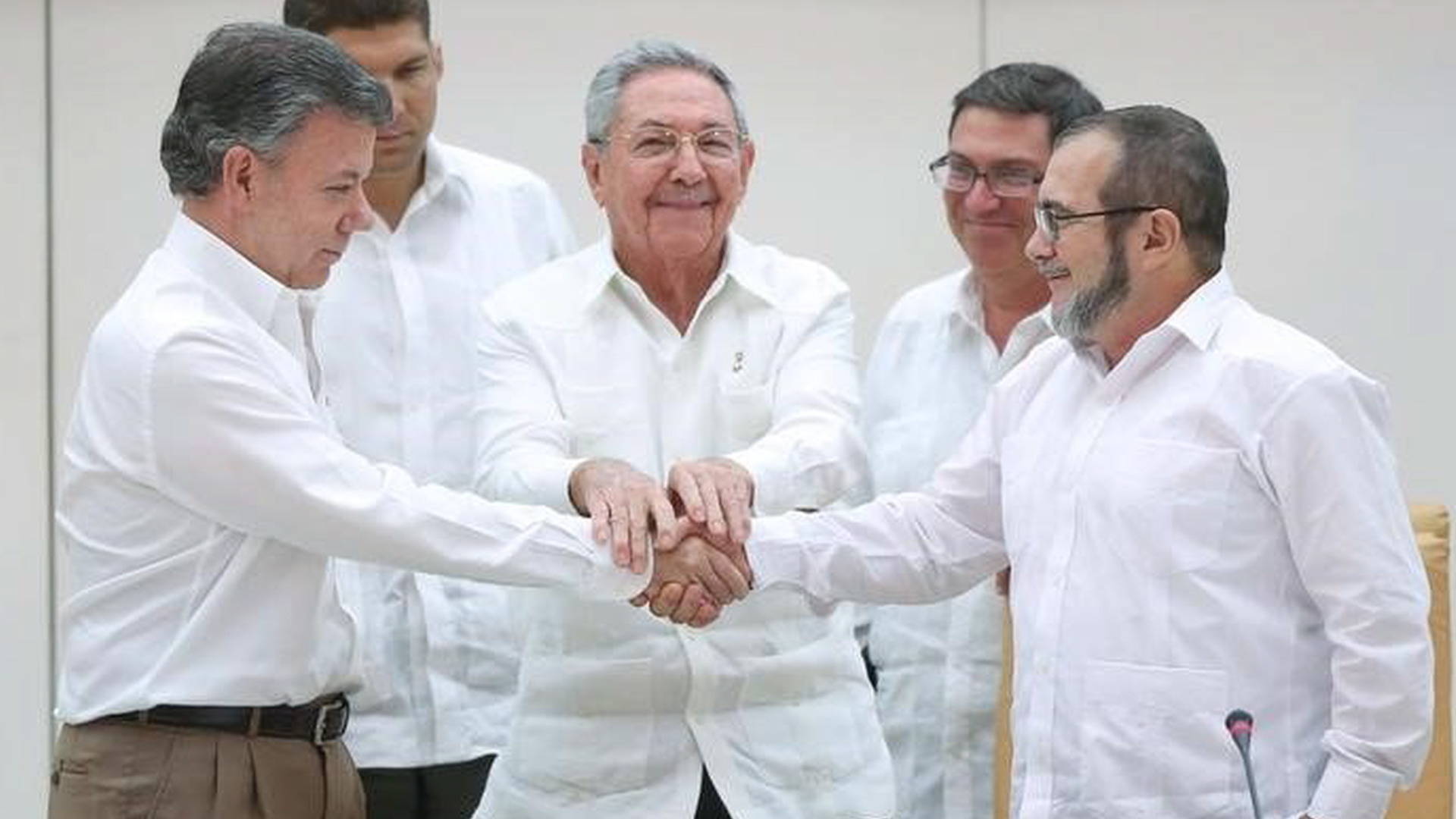 Colombia & FARC Agree to Ceasefire in Historic Peace Deal, Begin Long ...