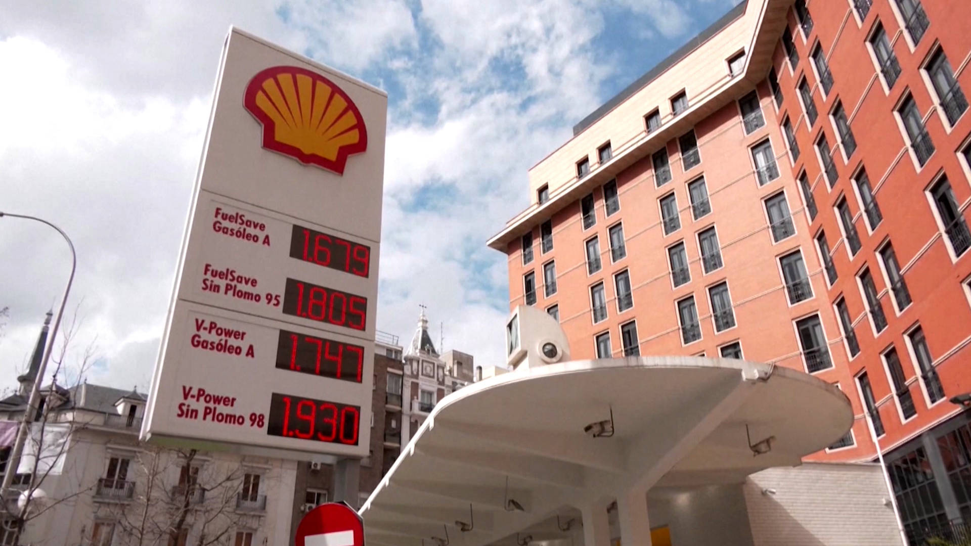 Russian Invasion Shows Risks of Addiction to Fossil Fuels; Will Biden ...