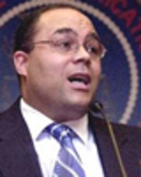 FCC Head Michael Powell Backpedals & Announces Study on Local Media ...