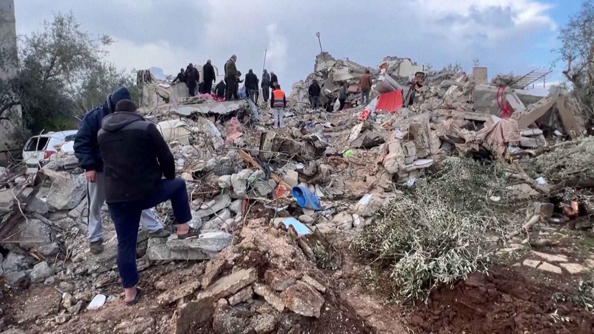 Israel Continues Deadly Attack on Jenin; Trump Lifts Sanctions on ...