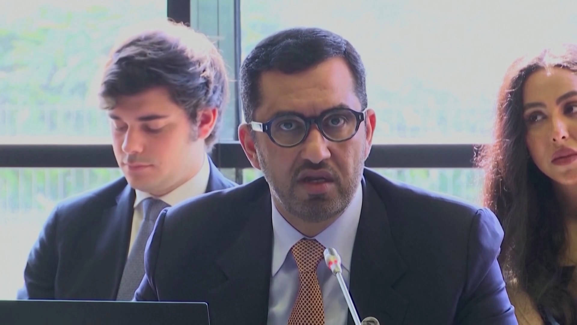 El empresario petrolero de Emiratos Árabes Unidos Sultan Al Jaber usa ...