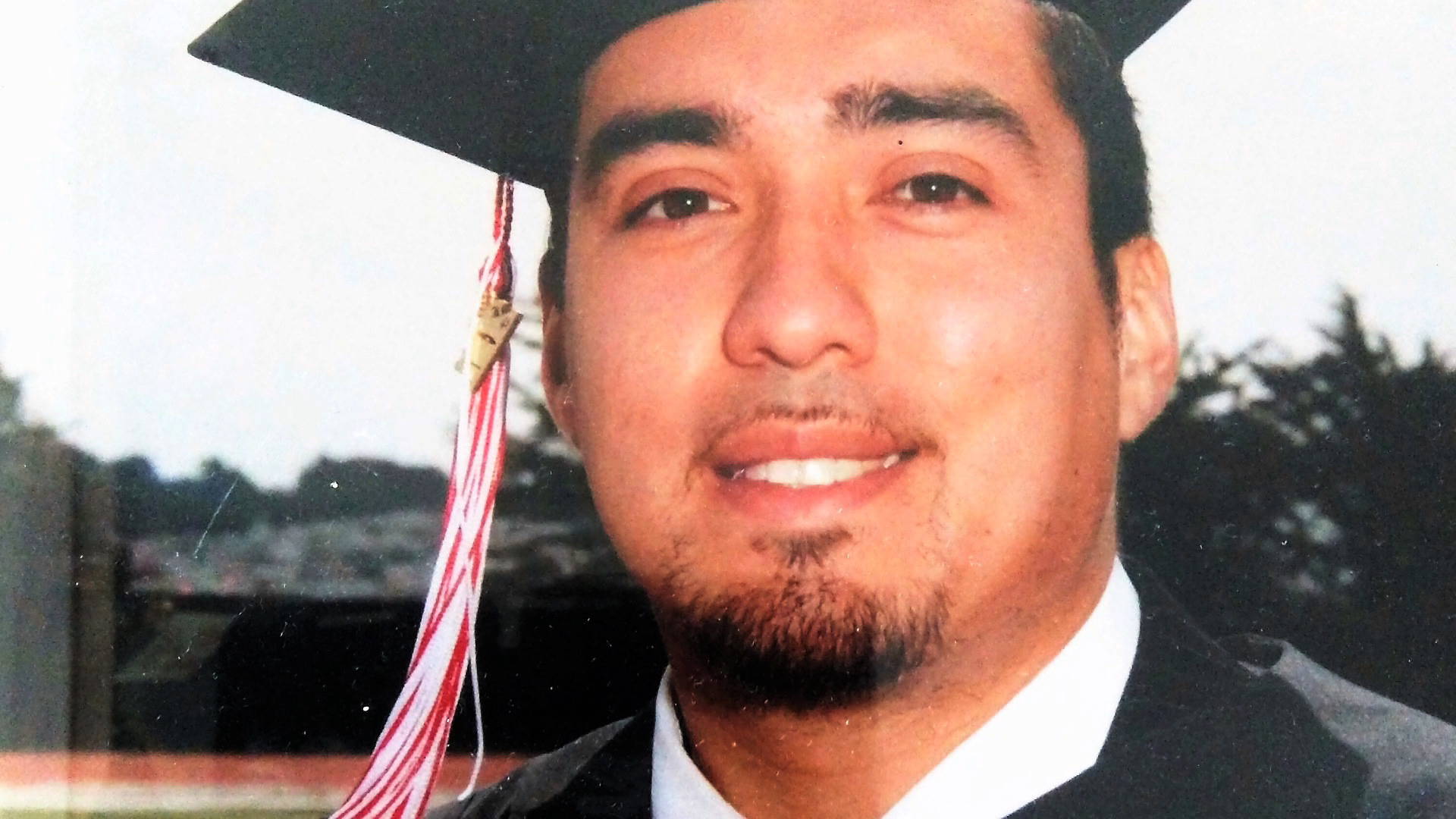 Alex Nieto fue asesinado por una lluvia de balas policiales en medio de ...