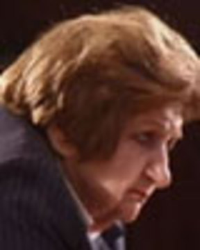 Helen Thomas Takes On White House Over Iraq | Democracy Now!