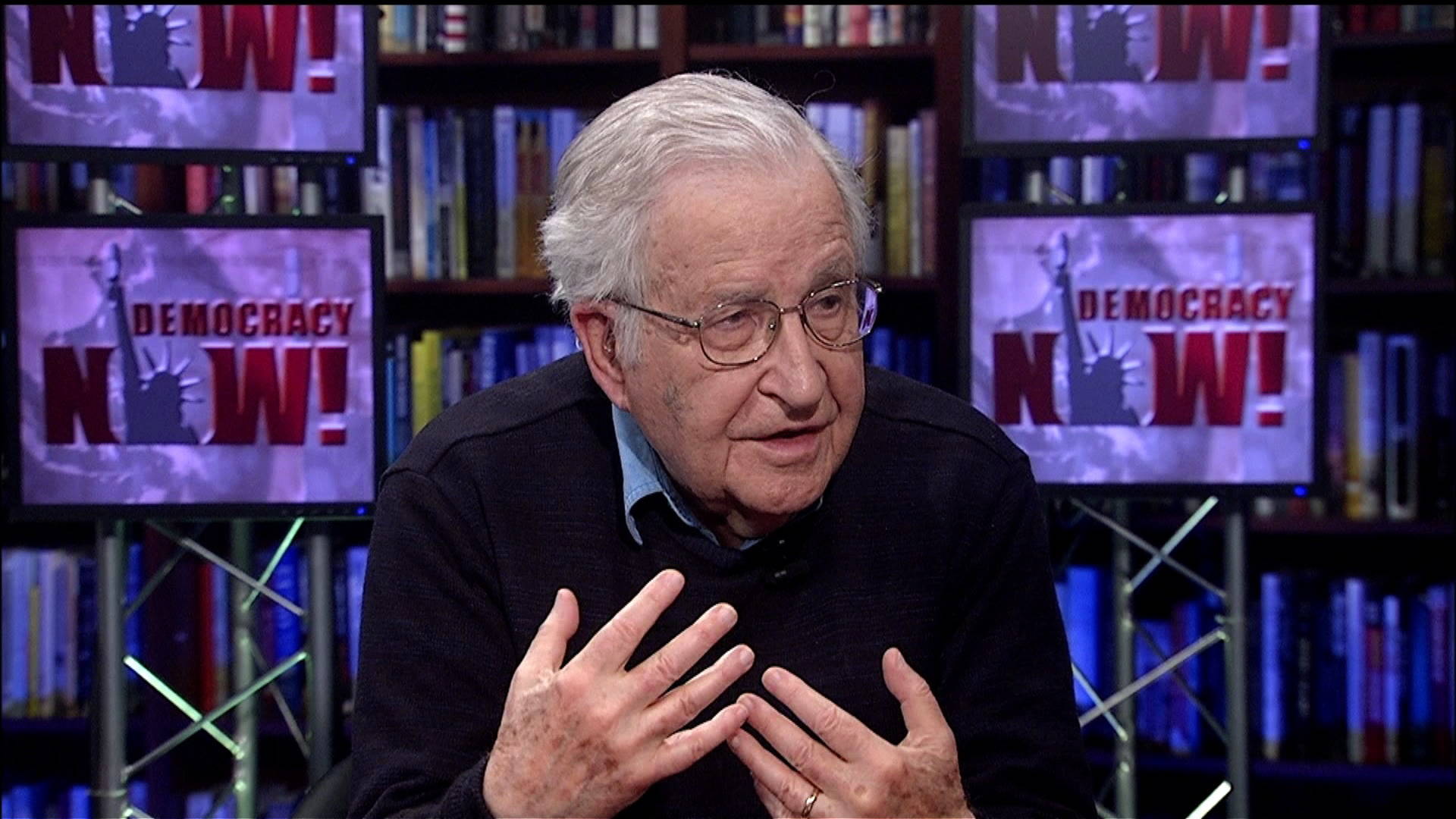 Noam Chomsky on Fascism: Could It Happen Here? | Democracy Now!