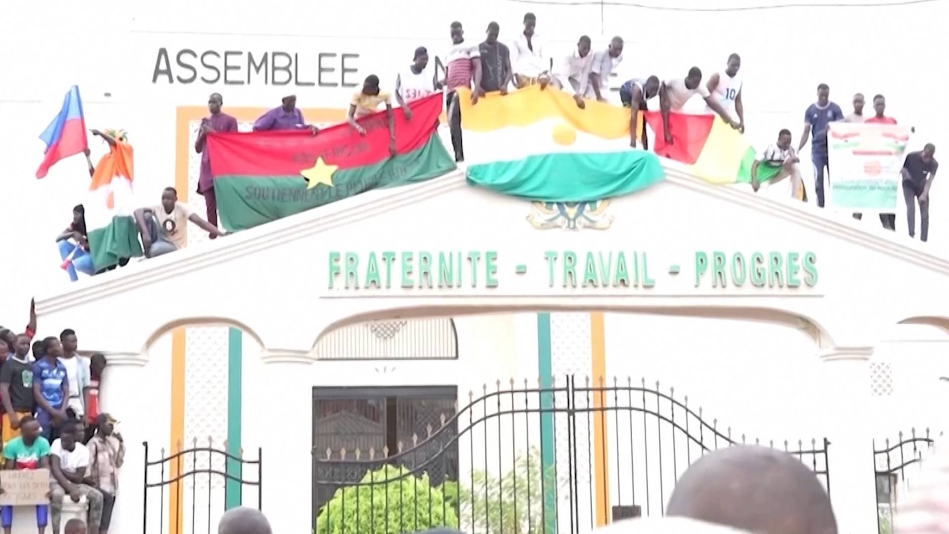 Blowback in Africa: U.S.-Trained Officer Overthrows Pro-U.S. Leader in ...